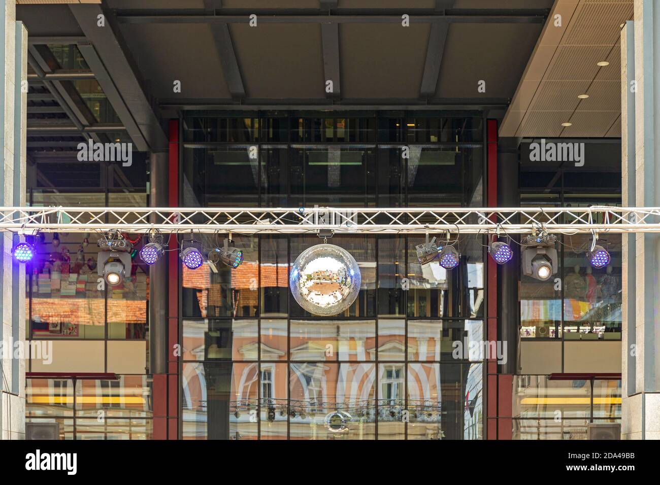 Temporary stage hi-res stock photography and images - Alamy