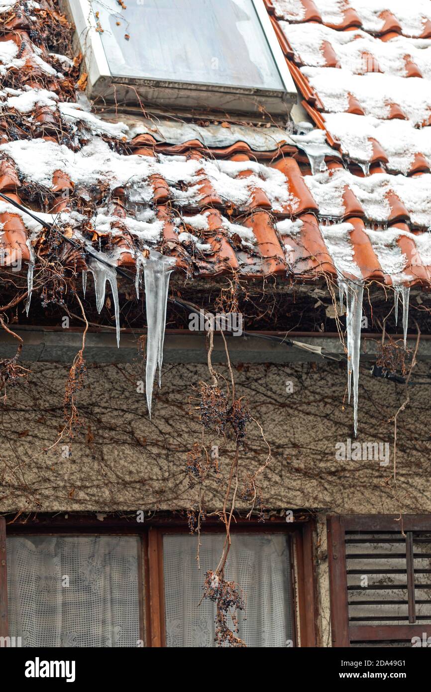 Roof spikes hi-res stock photography and images - Alamy