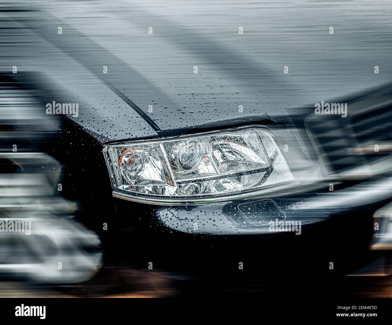 Car headlight glare in street hi-res stock photography and images - Alamy