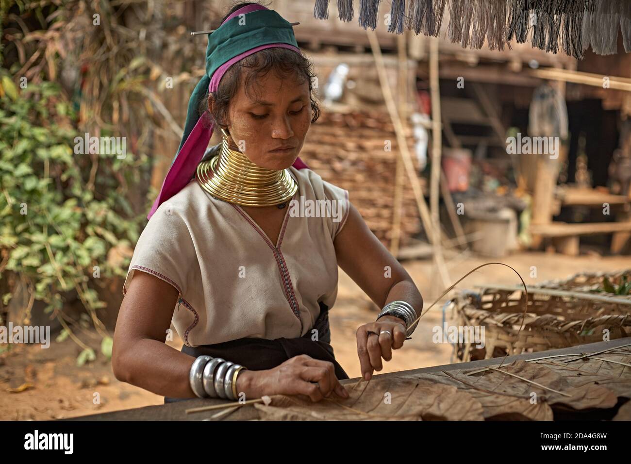Karen long neck people in hi-res stock photography and images - Alamy