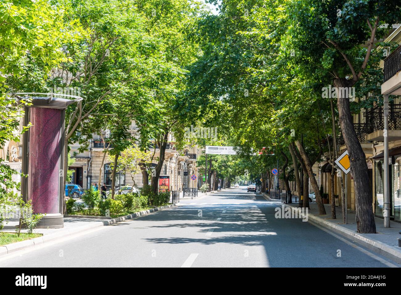 Baku street view hi-res stock photography and images - Alamy