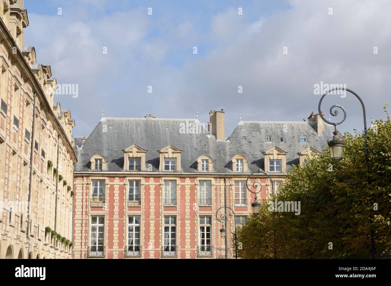 Brick building at the Marais district in Paris, France Stock Photo - Alamy