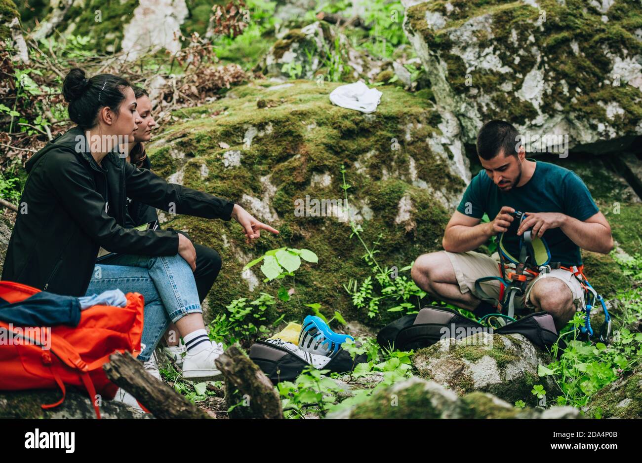 Untangling rope hi-res stock photography and images - Alamy
