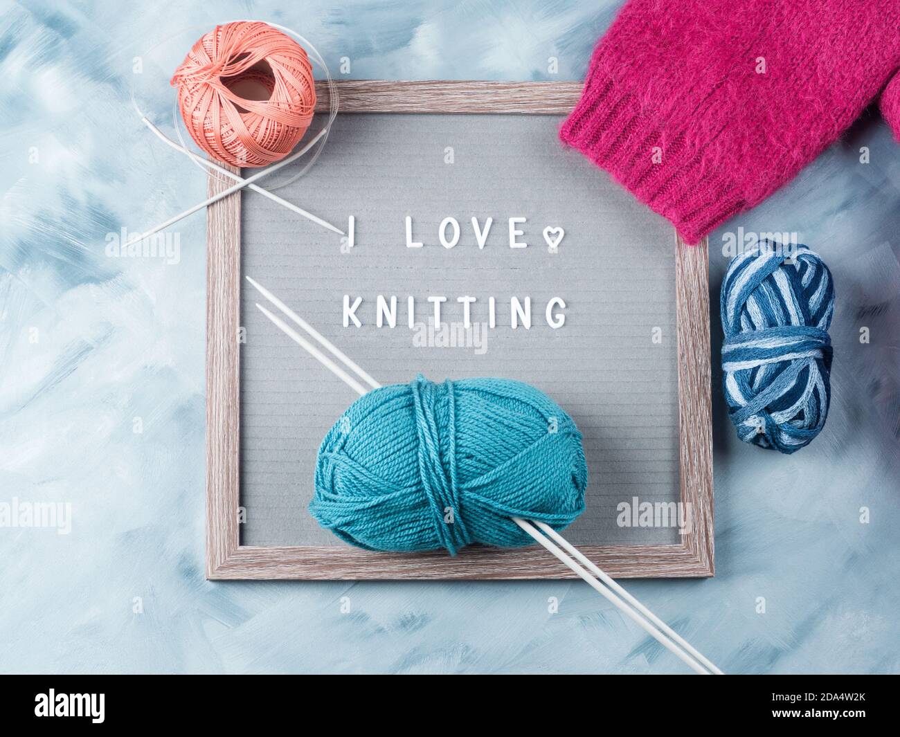 Letter board with words I Love knitting and yarn Stock Photo - Alamy