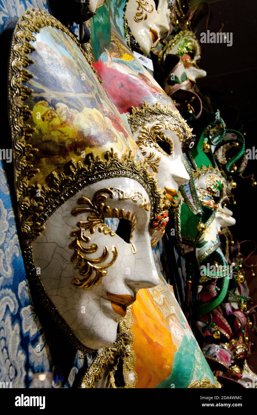 Inside the mask shop-Venice Stock Photo - Alamy