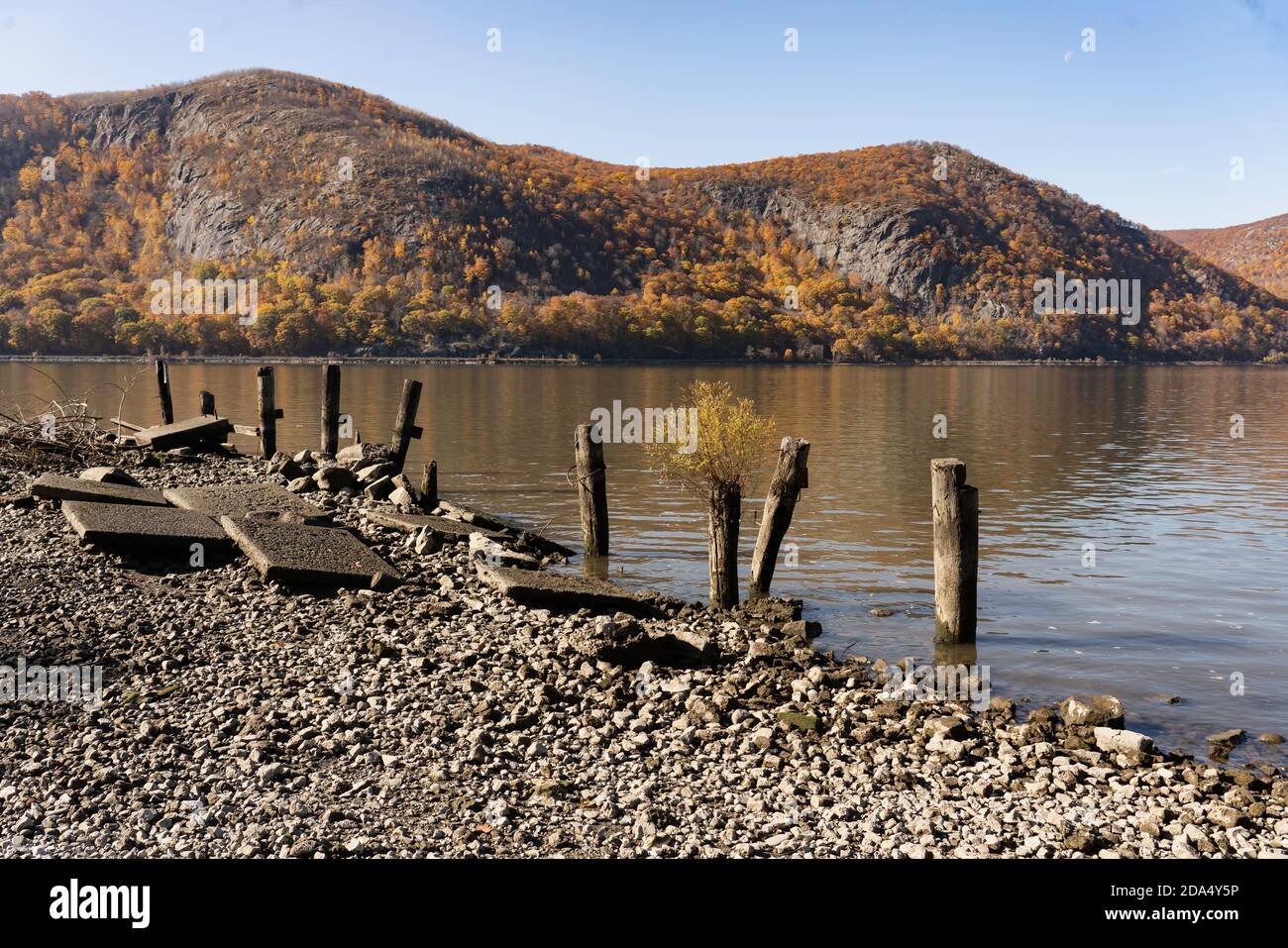 Upstate New York: Landscape with Hudson River, hills, mountains, bushes ...