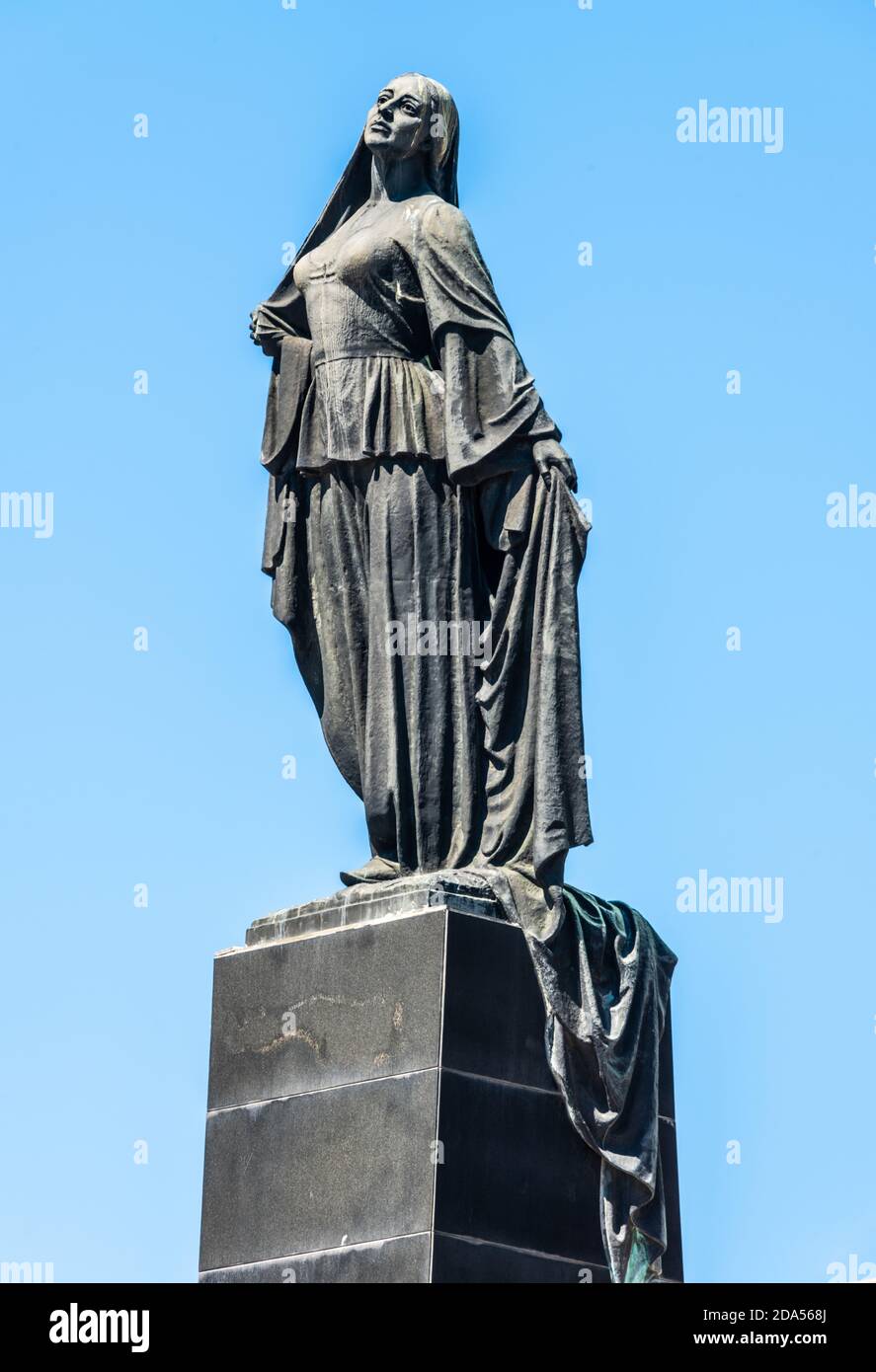 Statue of nizami hi-res stock photography and images - Alamy