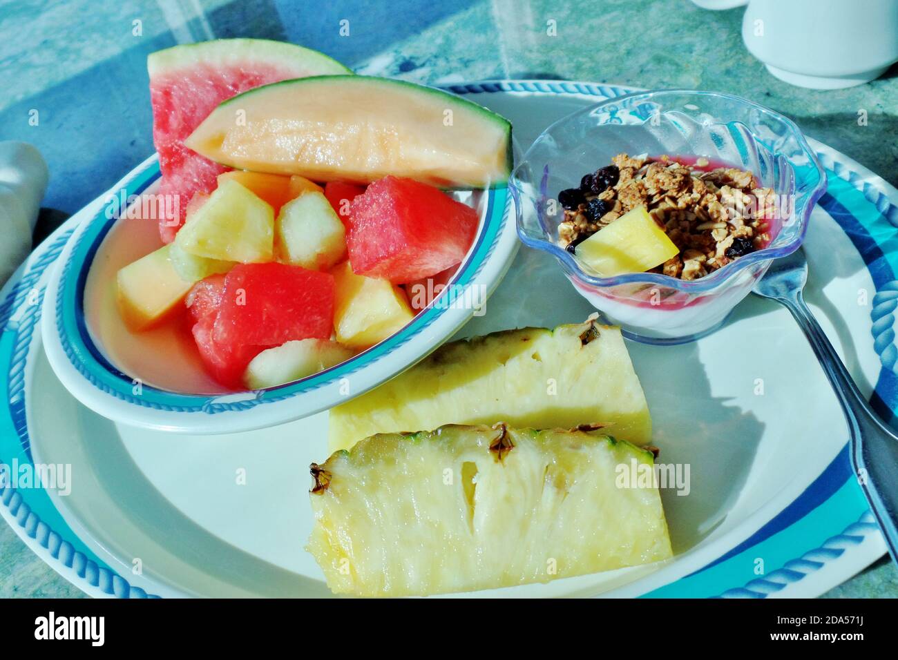 Melon chunks hi-res stock photography and images - Alamy
