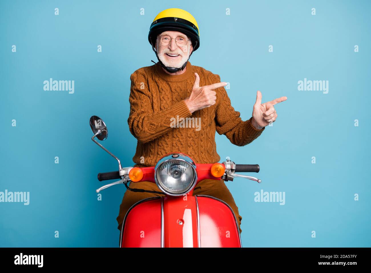 Moped presentation hi-res stock photography and images - Alamy