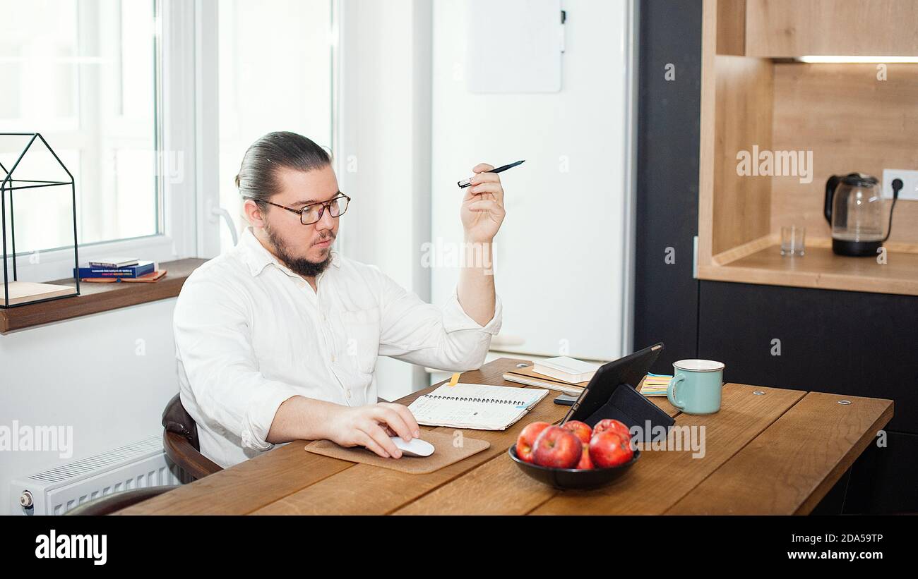 Person on self isolation hi-res stock photography and images - Alamy