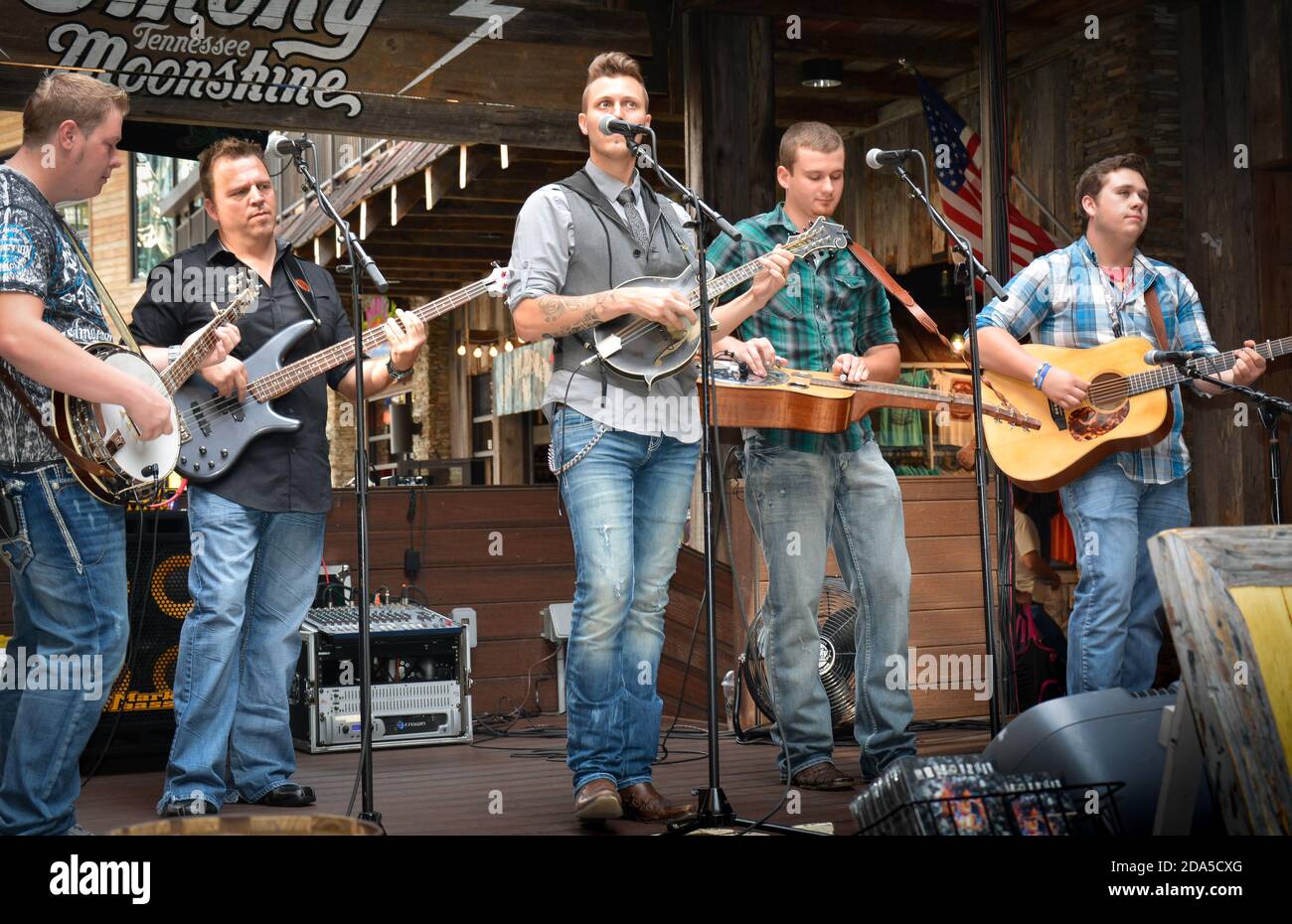 Free bluegrass music concert hi-res stock photography and images - Alamy