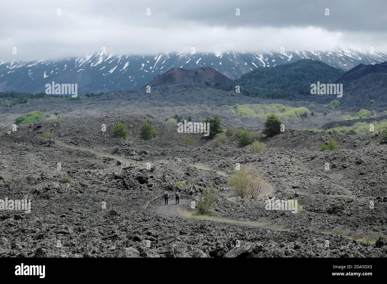 Cinder cone volcano panorama hi-res stock photography and images - Alamy