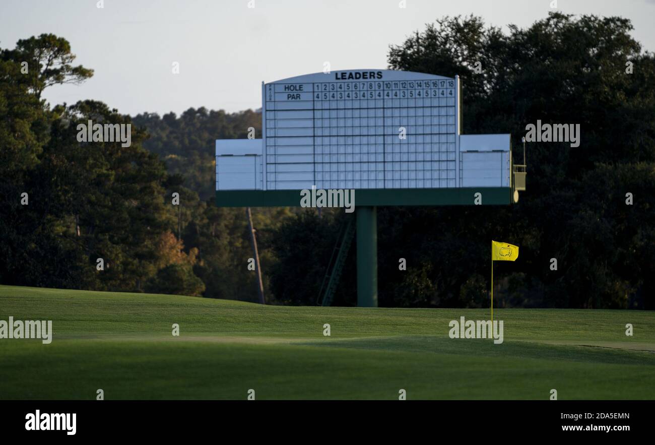 Masters golf flag hi-res stock photography and images - Alamy