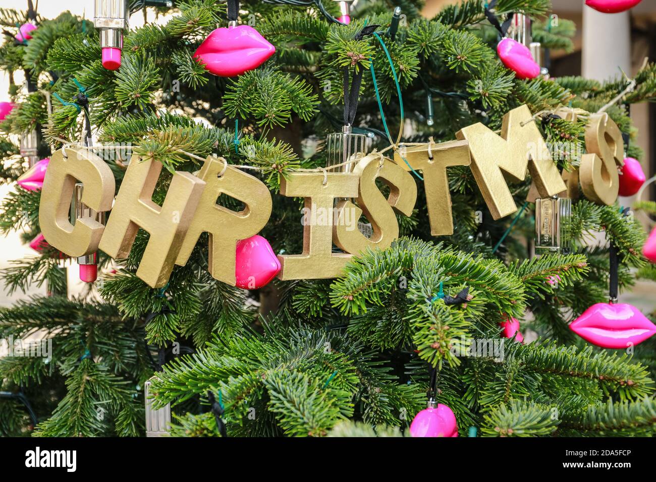 Lulu guinness hi-res stock photography and images - Alamy