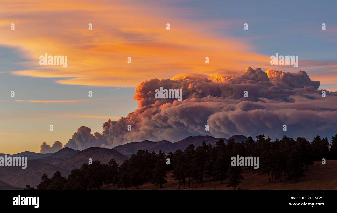 Plume smoke distance hi-res stock photography and images - Alamy
