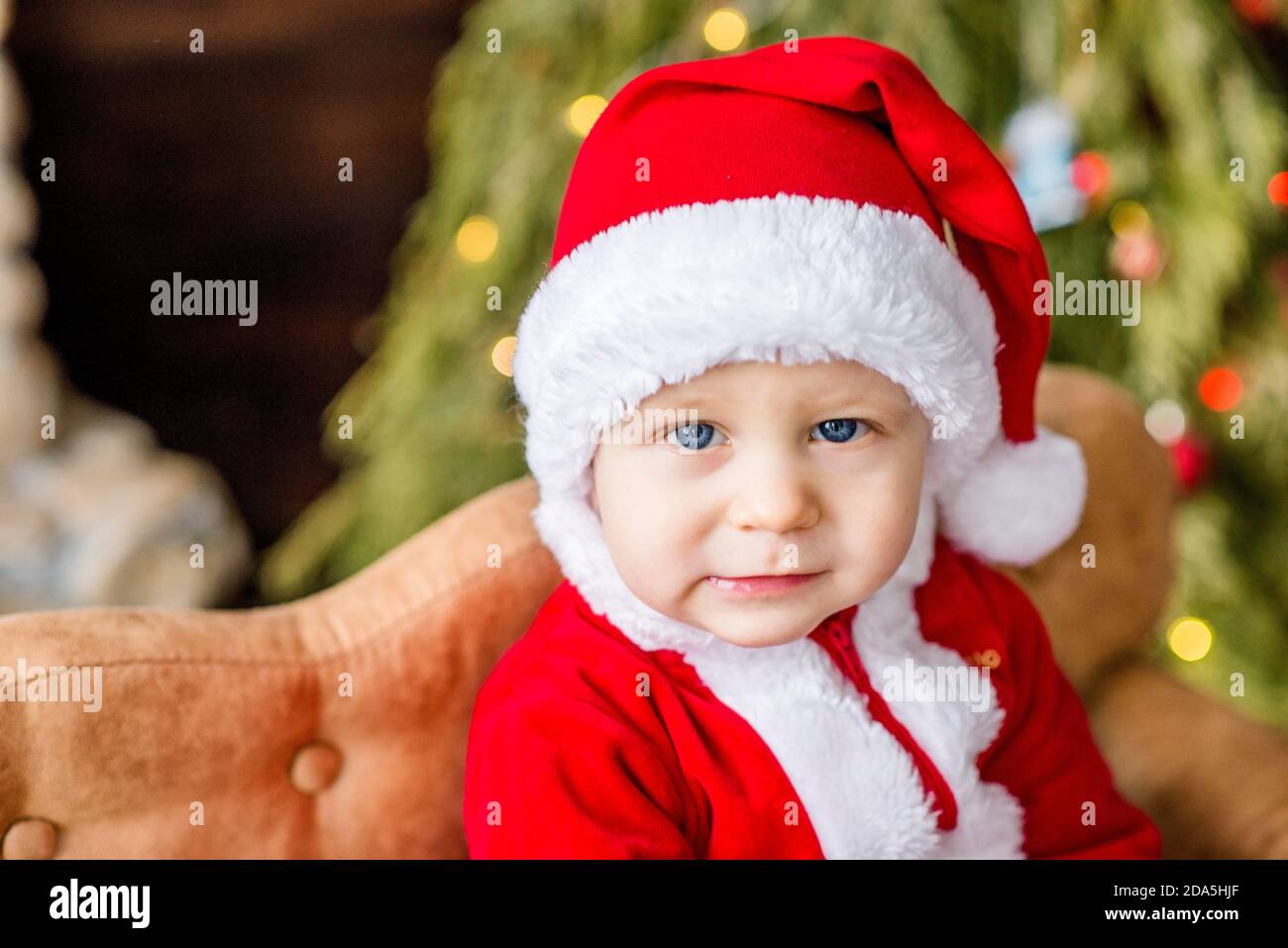 Child dressed as a tree costume hi-res stock photography and images - Alamy