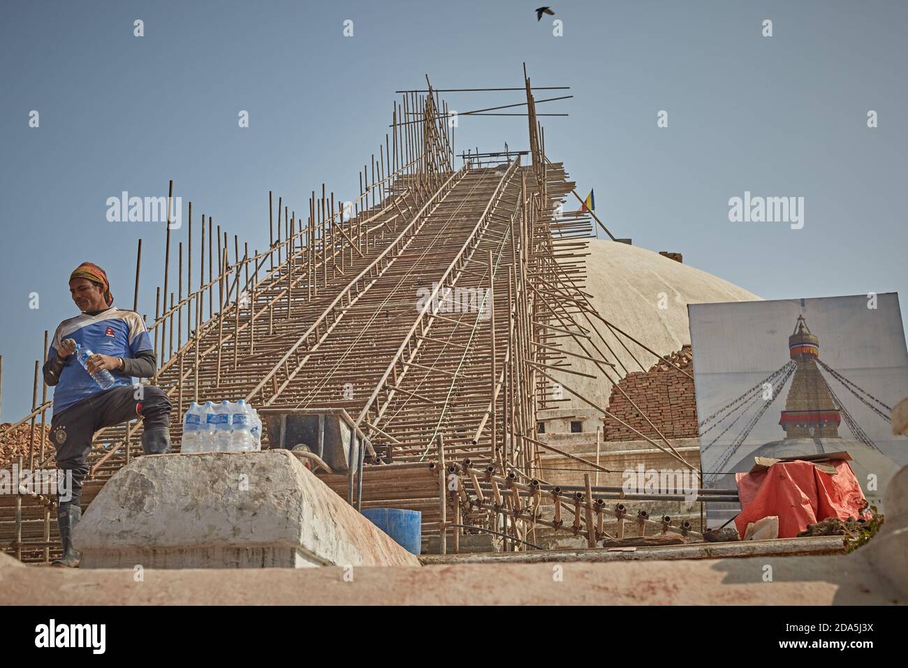 Construction worker drink water hi-res stock photography and images - Alamy