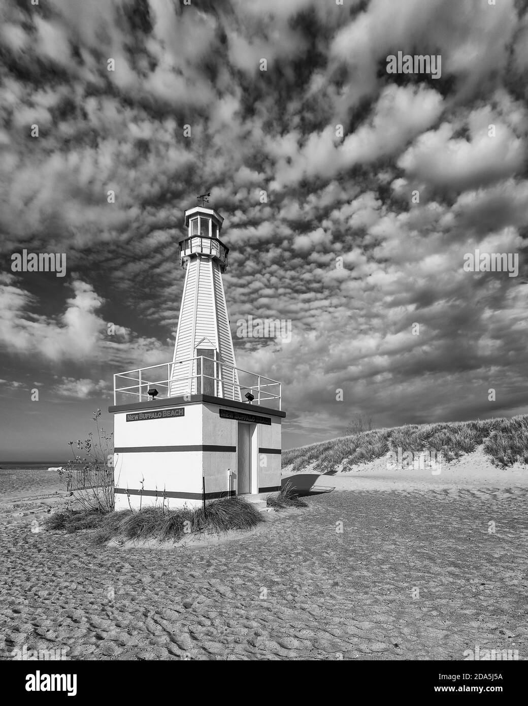 Lighthouse sand beach lake michigan hi-res stock photography and images ...