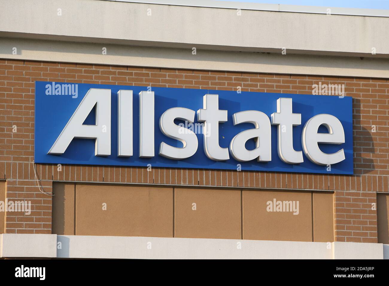 Insurance company cover hi-res stock photography and images - Alamy