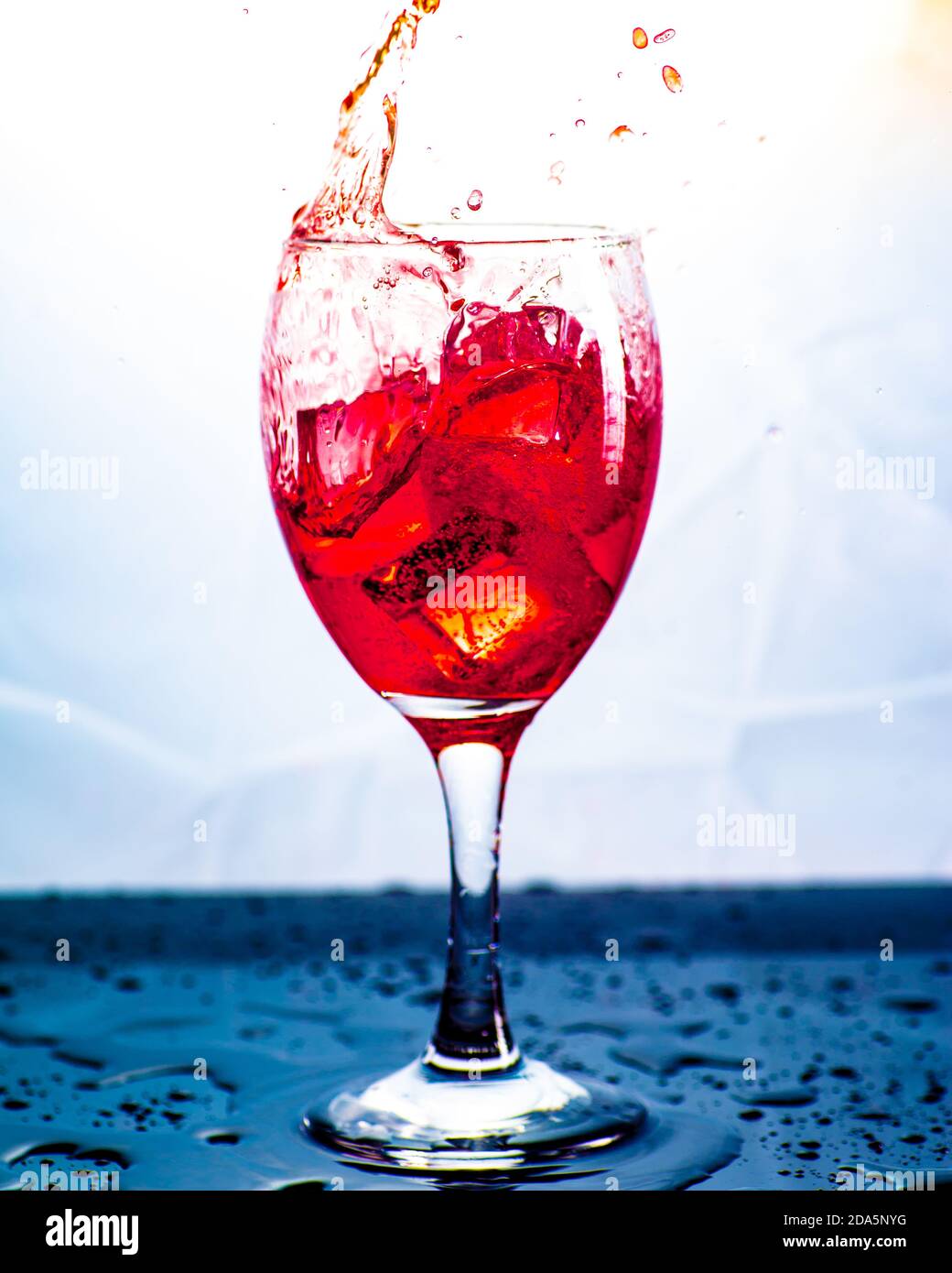 Splashing red cocktail hi-res stock photography and images - Alamy