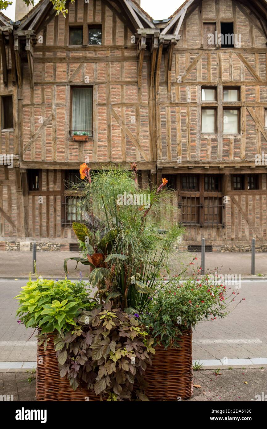 Ancient half-timbered buildings in Troyes. Aube, Champagne-Ardenne ...