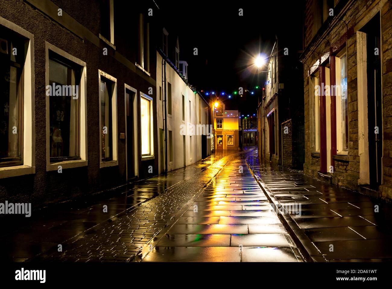 House no lights on hi-res stock photography and images - Alamy