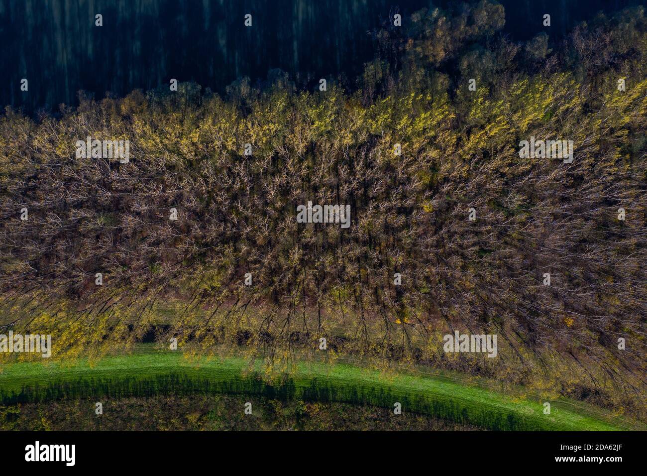 Overhead environment hi-res stock photography and images - Alamy