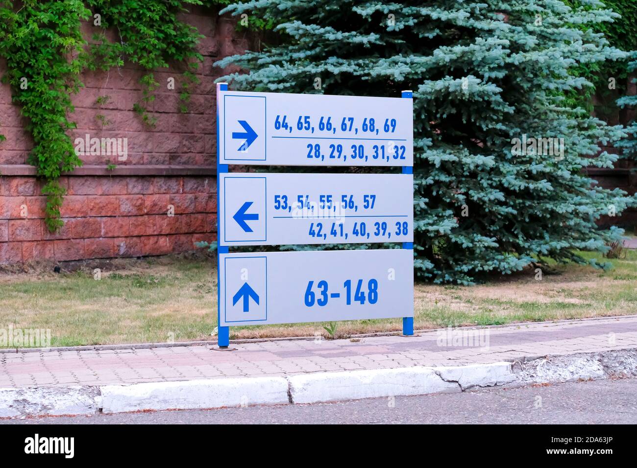 Street banner with numbers and arrows. House number index Stock Photo ...