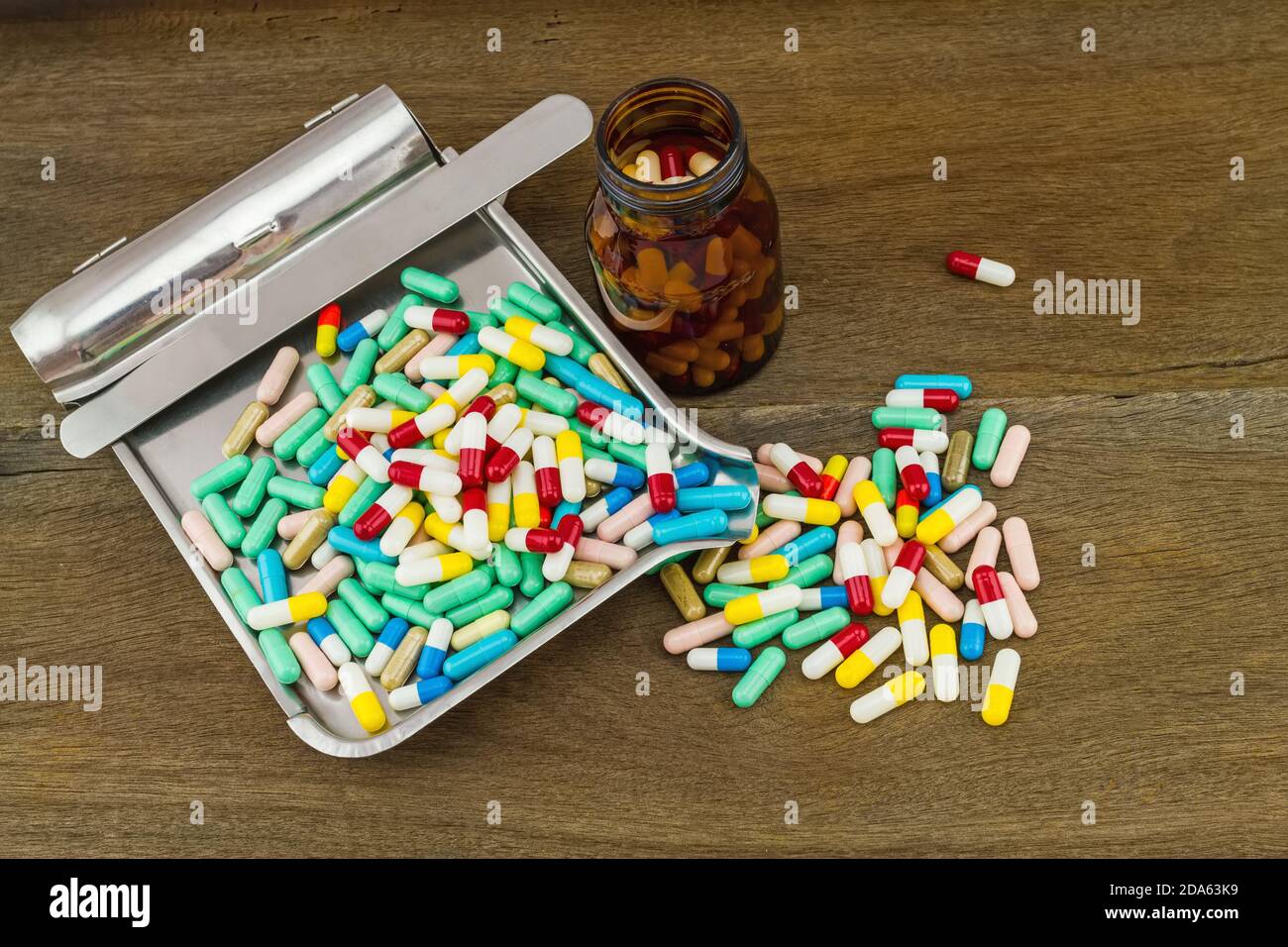 Pharmacy Pill Counting Tray High Resolution Stock Photography and ...