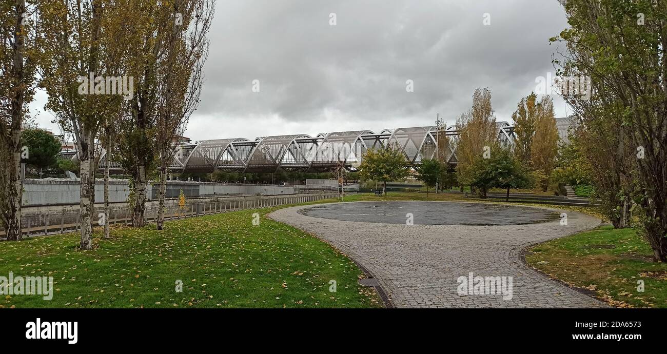 Parques modernos hi-res stock photography and images - Alamy