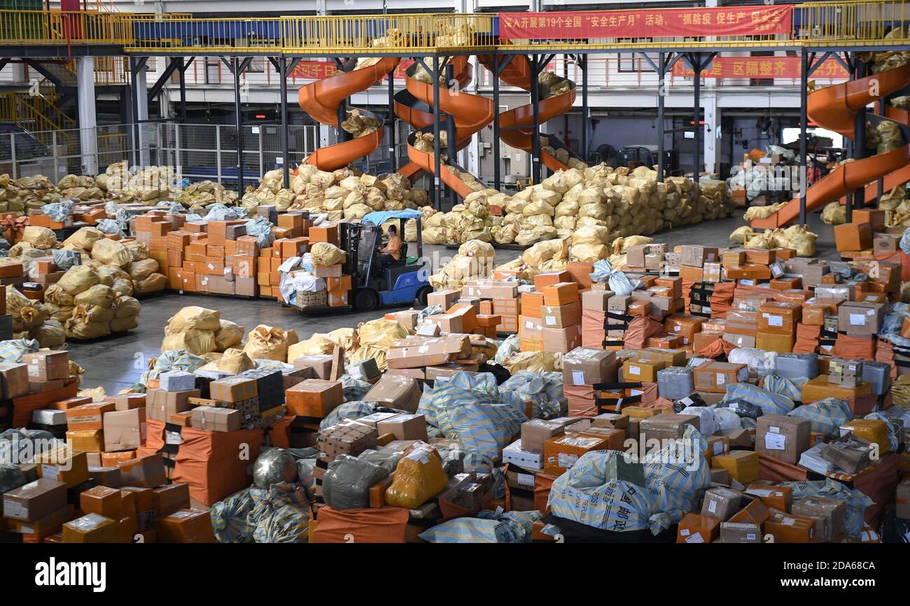 China post parcels hi-res stock photography and images - Alamy