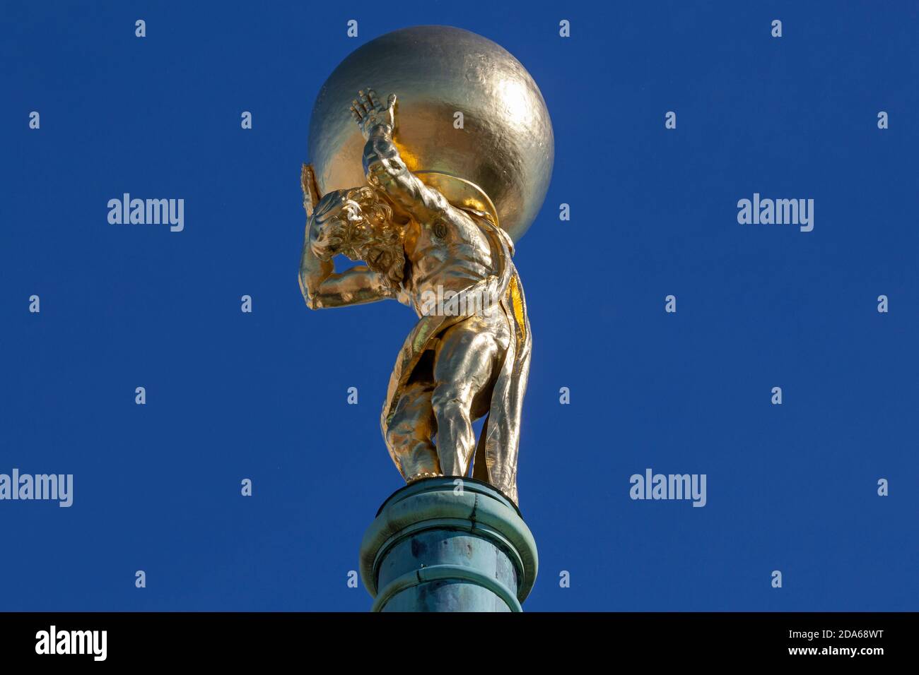 Atlas atlantes hi-res stock photography and images - Alamy