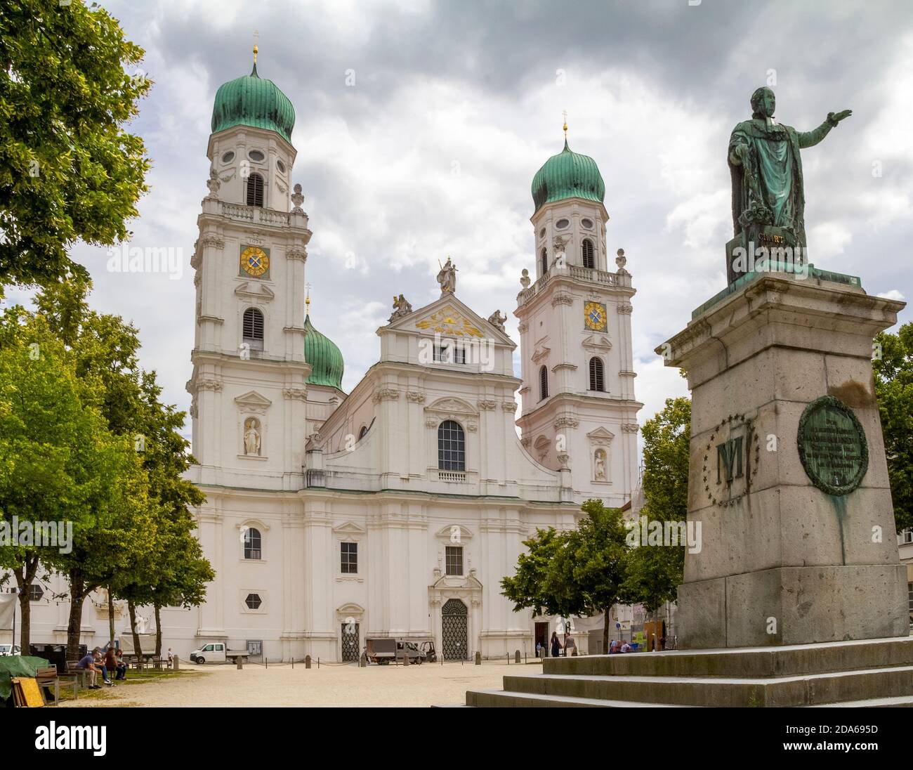 Passau cathedral church hi-res stock photography and images - Alamy
