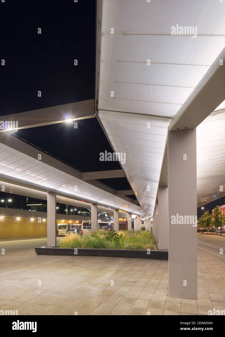 Bus canopy hi-res stock photography and images - Alamy