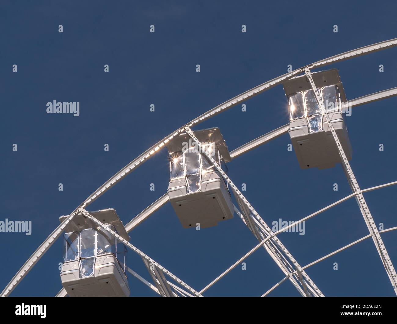 The WowMK Observation Wheel at Willen Lake in Milton Keynes Stock Photo ...