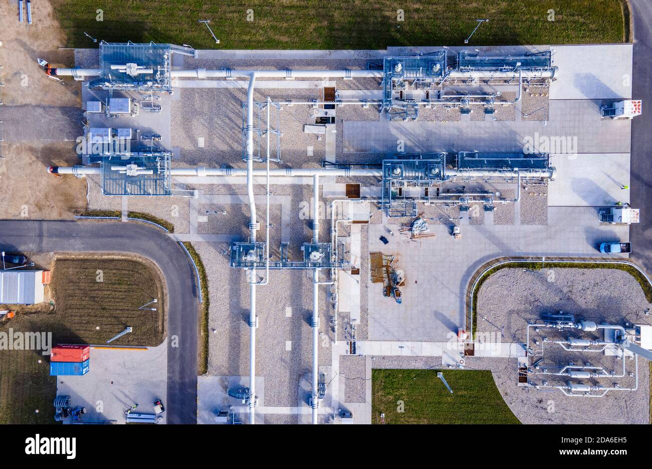 Installed pipelines hi-res stock photography and images - Alamy