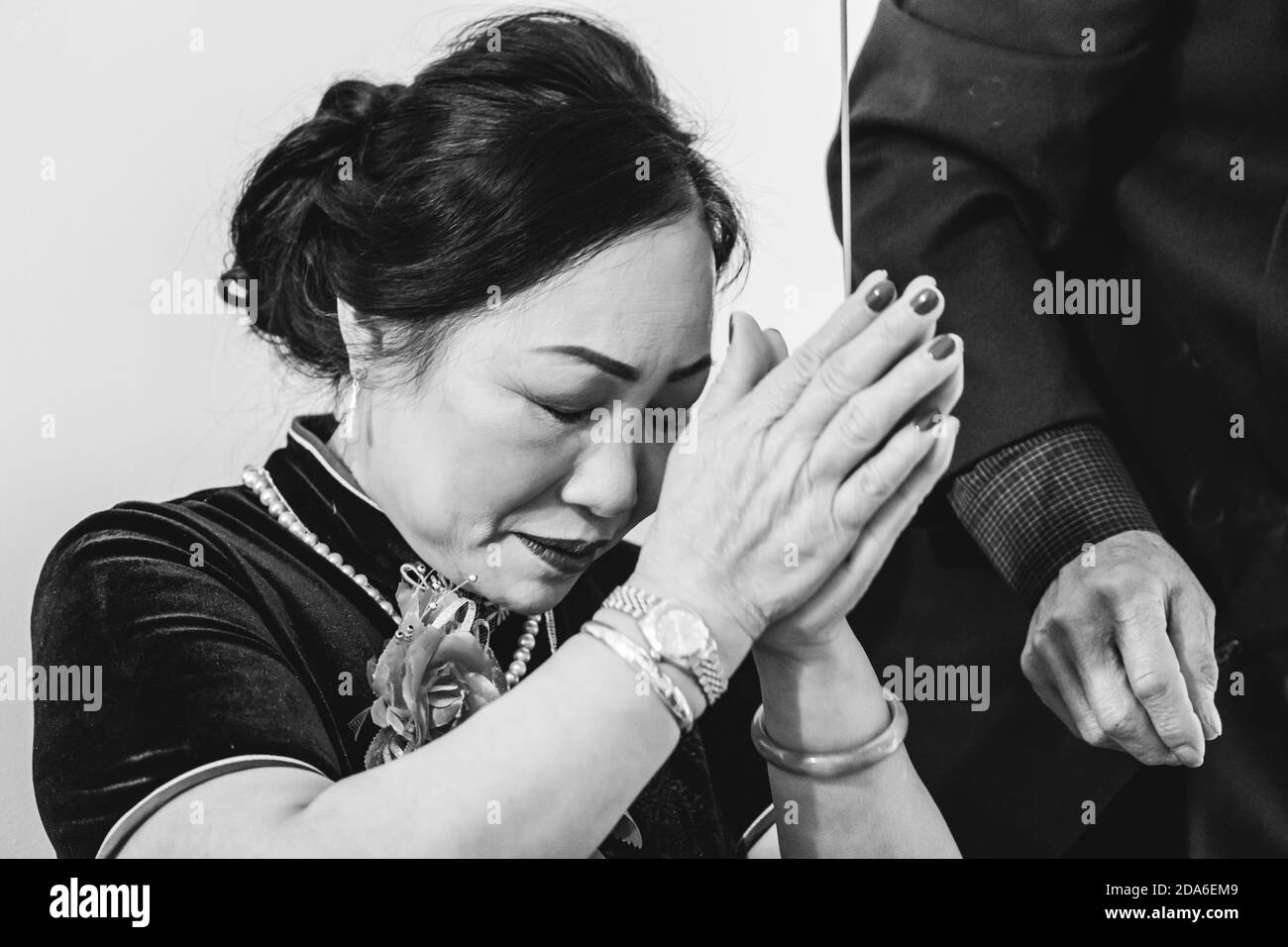 Traditional tea ceremony Black and White Stock Photos & Images - Alamy