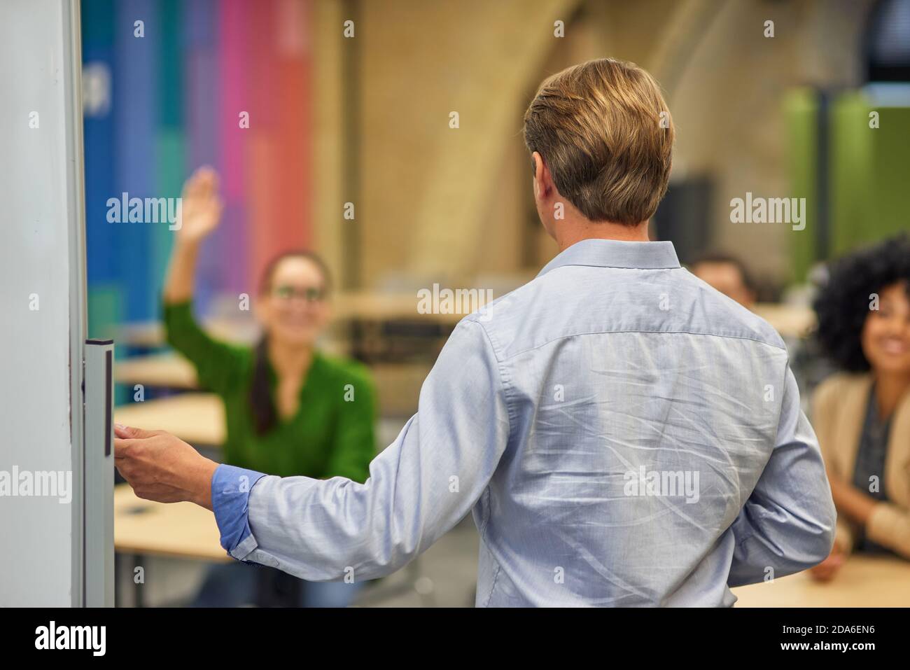 Person giving speech audience hi-res stock photography and images - Alamy