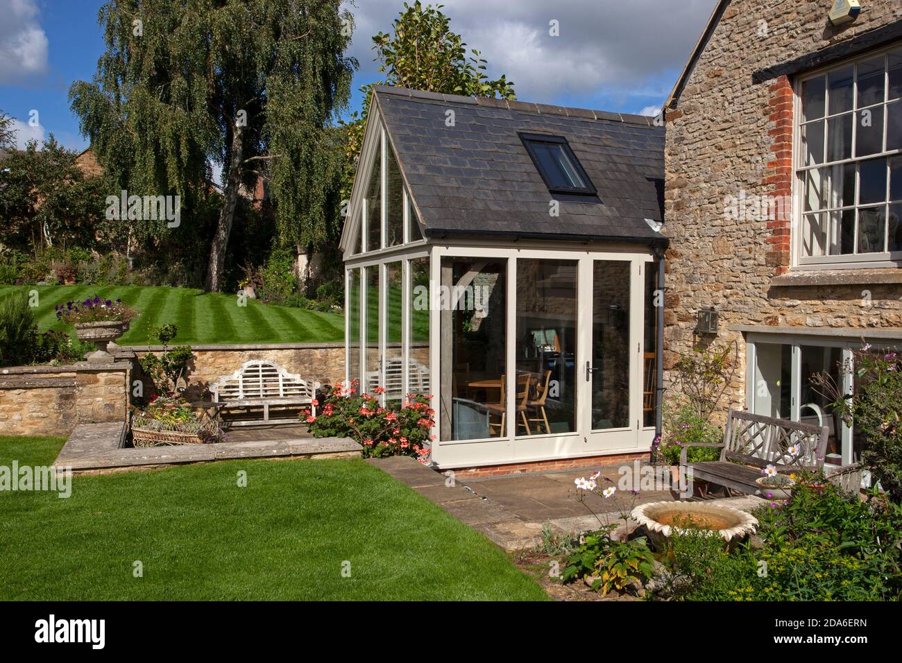 Sunroom garden hi-res stock photography and images - Alamy
