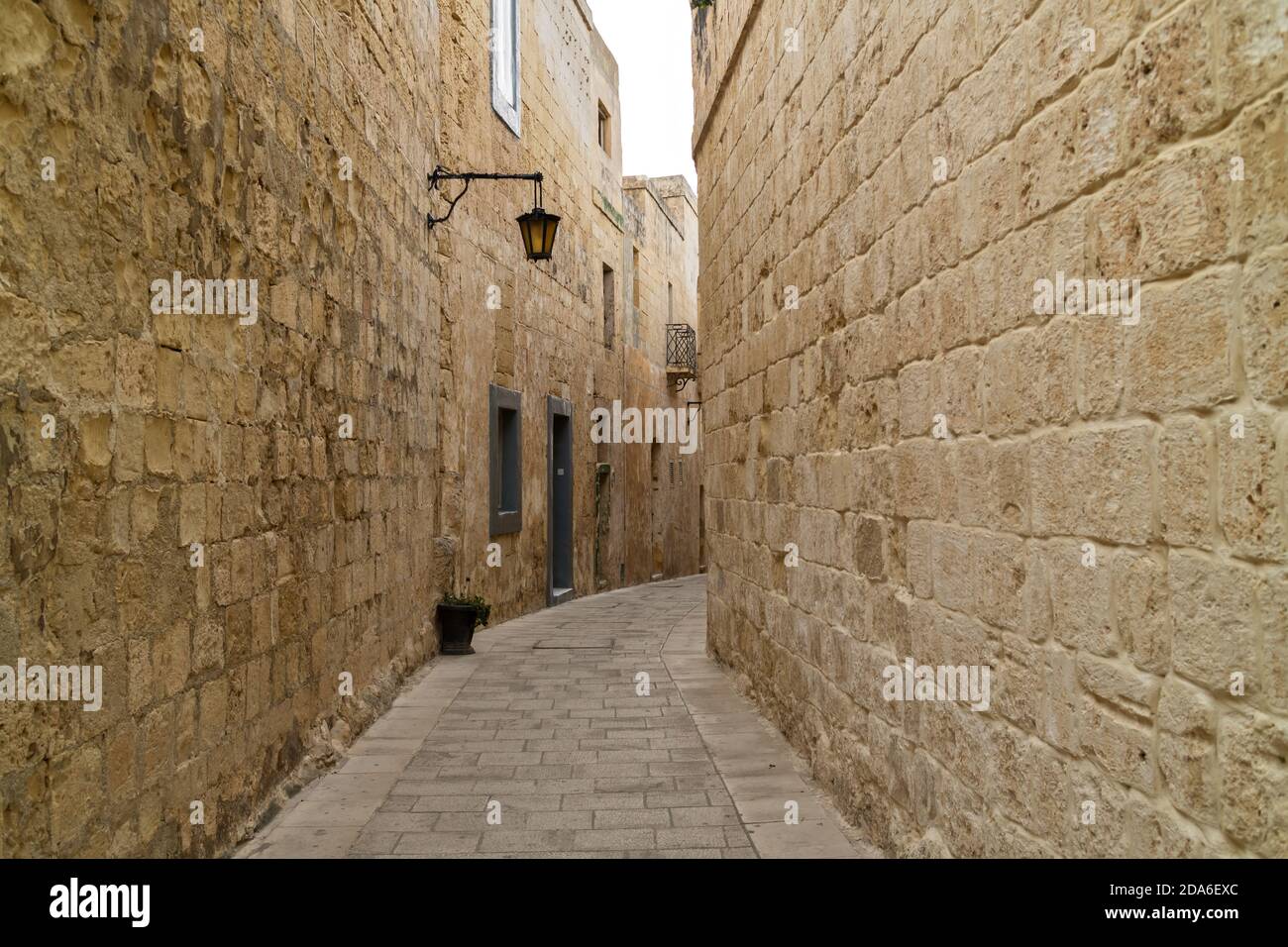 Narrow maltese street limestone hi-res stock photography and images - Alamy