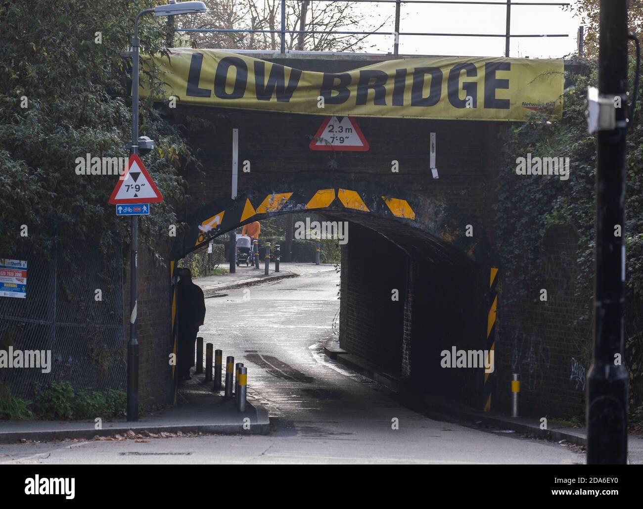 Low railway bridge warning signs hi-res stock photography and images ...