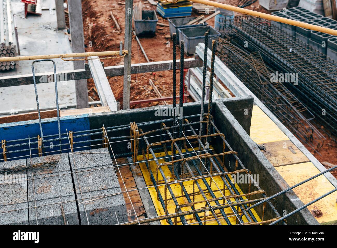 Detail of reinforced concrete slab with lightweight concrete blocks ...
