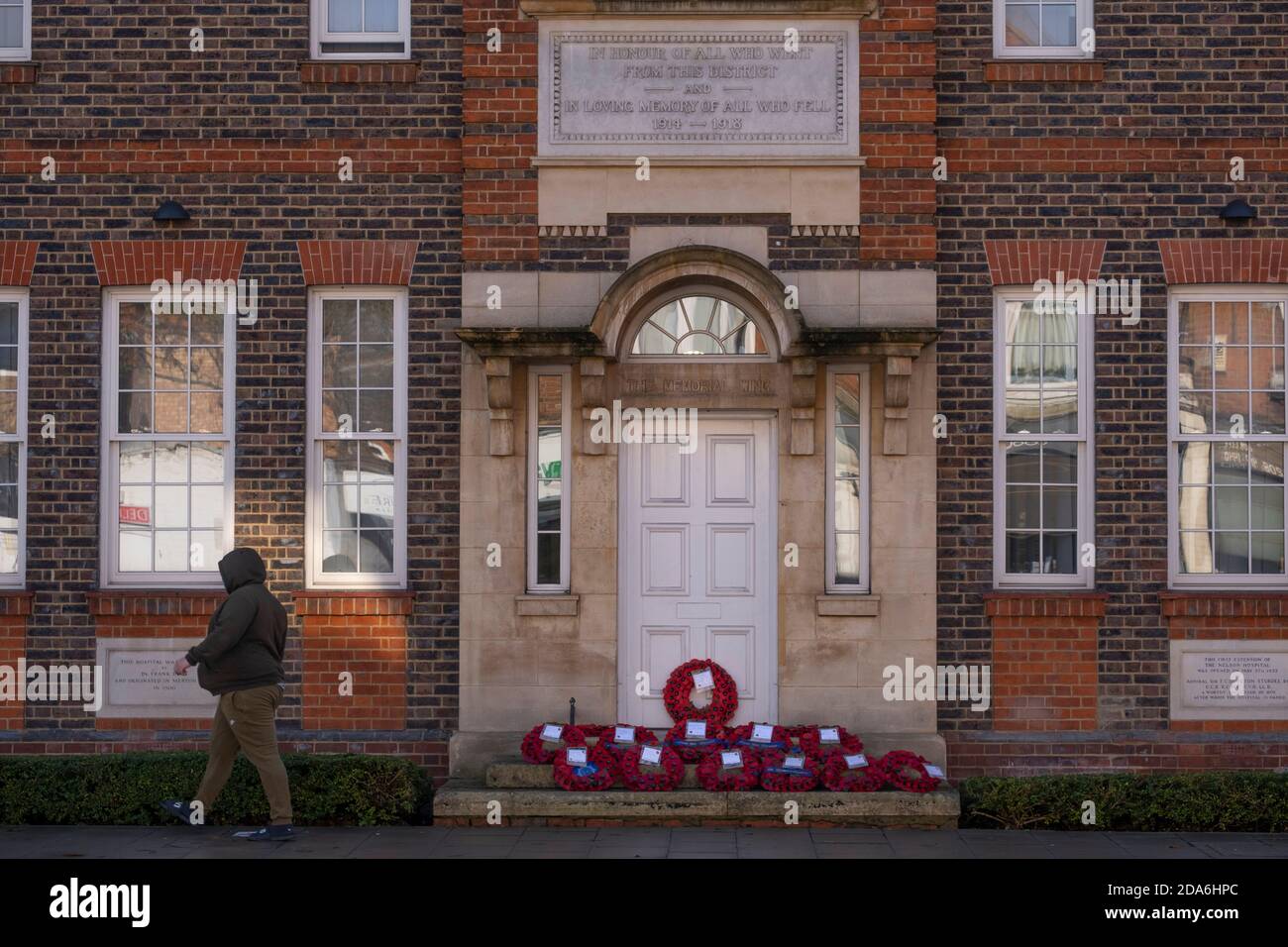 10 November 2020, London, UK. Remembrance poppy wreaths laid outside ...