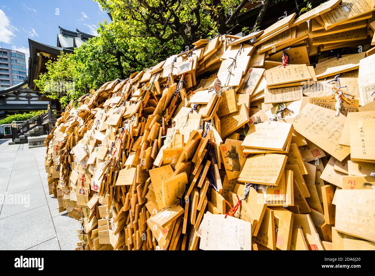 Yushima Tenmangu or Yushima Tenjin in Tokyo, Japan Stock Photo - Alamy