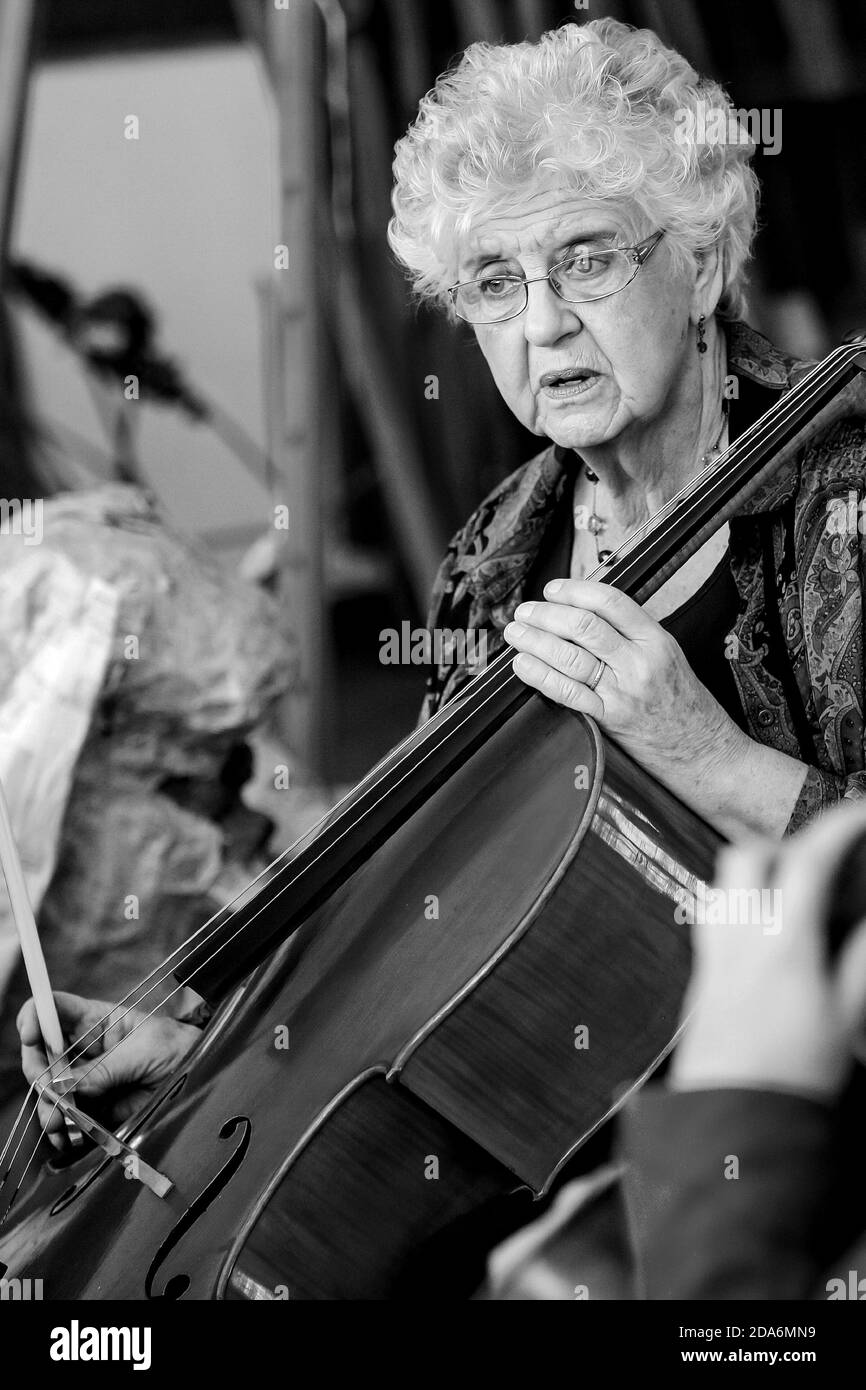 Asian teacher classroom student Black and White Stock Photos & Images ...