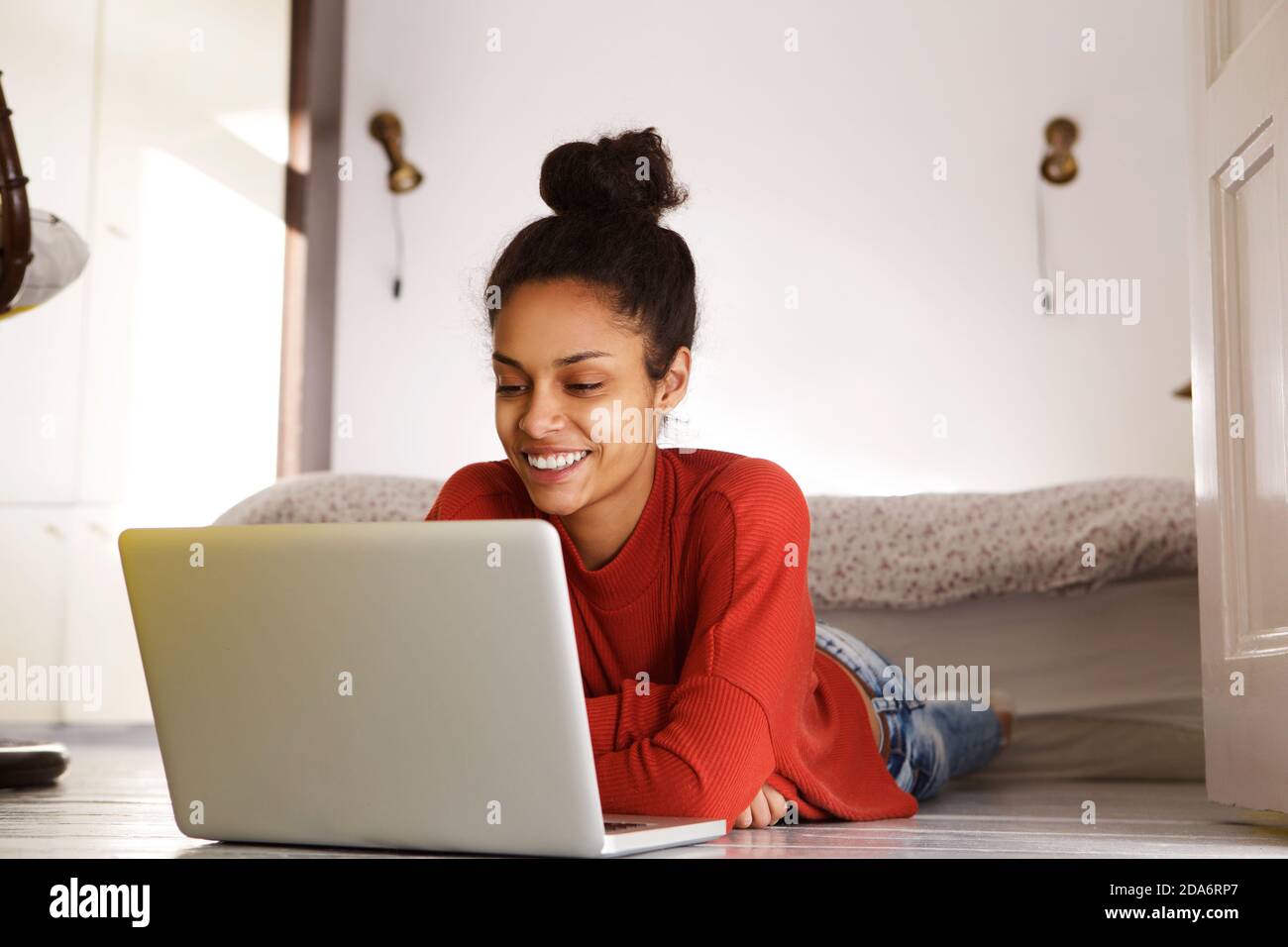 Woman smiling face watching movie hi-res stock photography and images ...