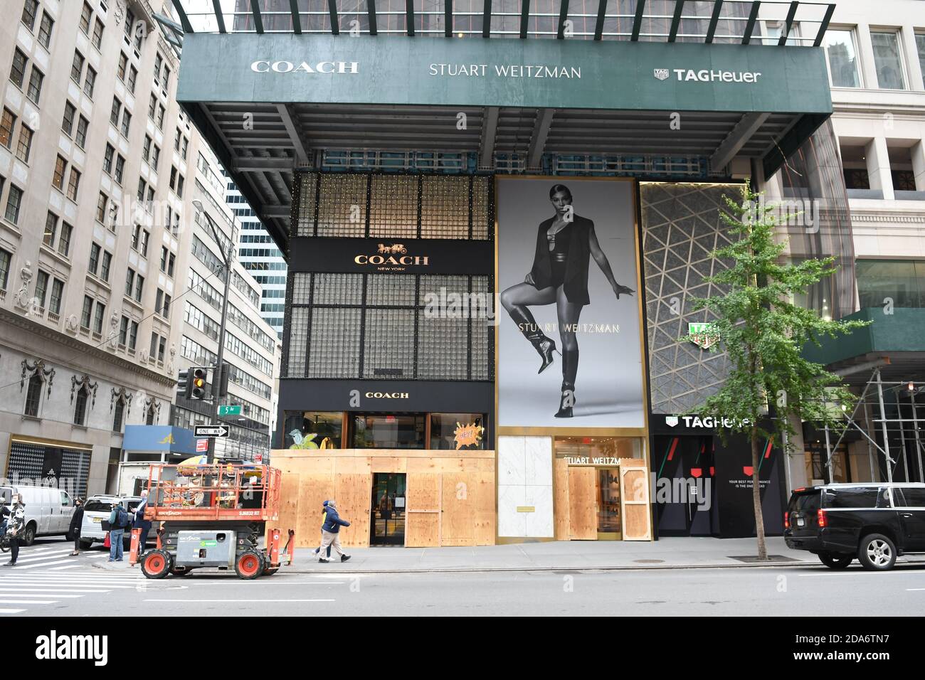 Window display in New York City, USA on November 3,2020 Stock Photo - Alamy