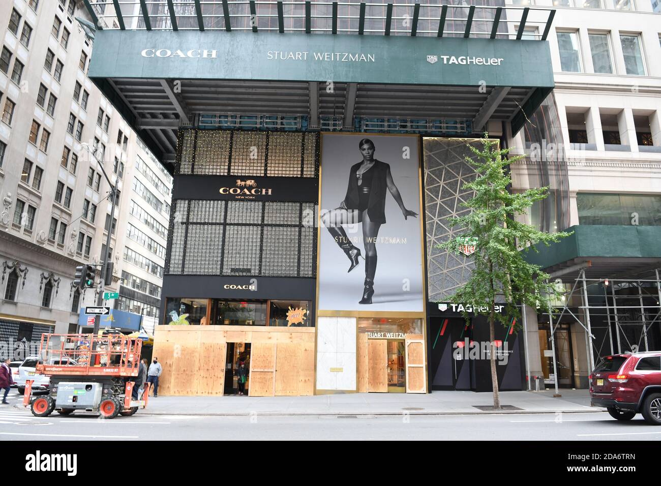 Window display in New York City, USA on November 3,2020 Stock Photo - Alamy