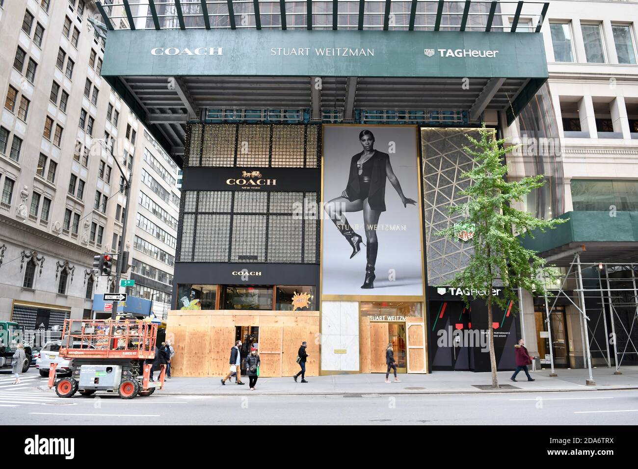 Window display in New York City, USA on November 3,2020 Stock Photo - Alamy