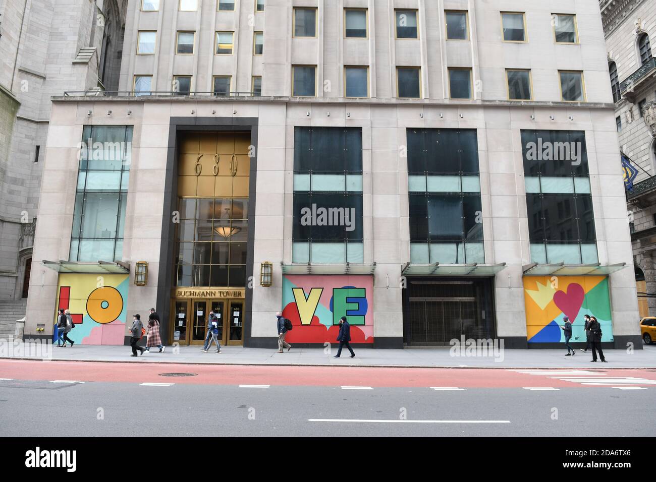 Window display in New York City, USA on November 3,2020 Stock Photo - Alamy